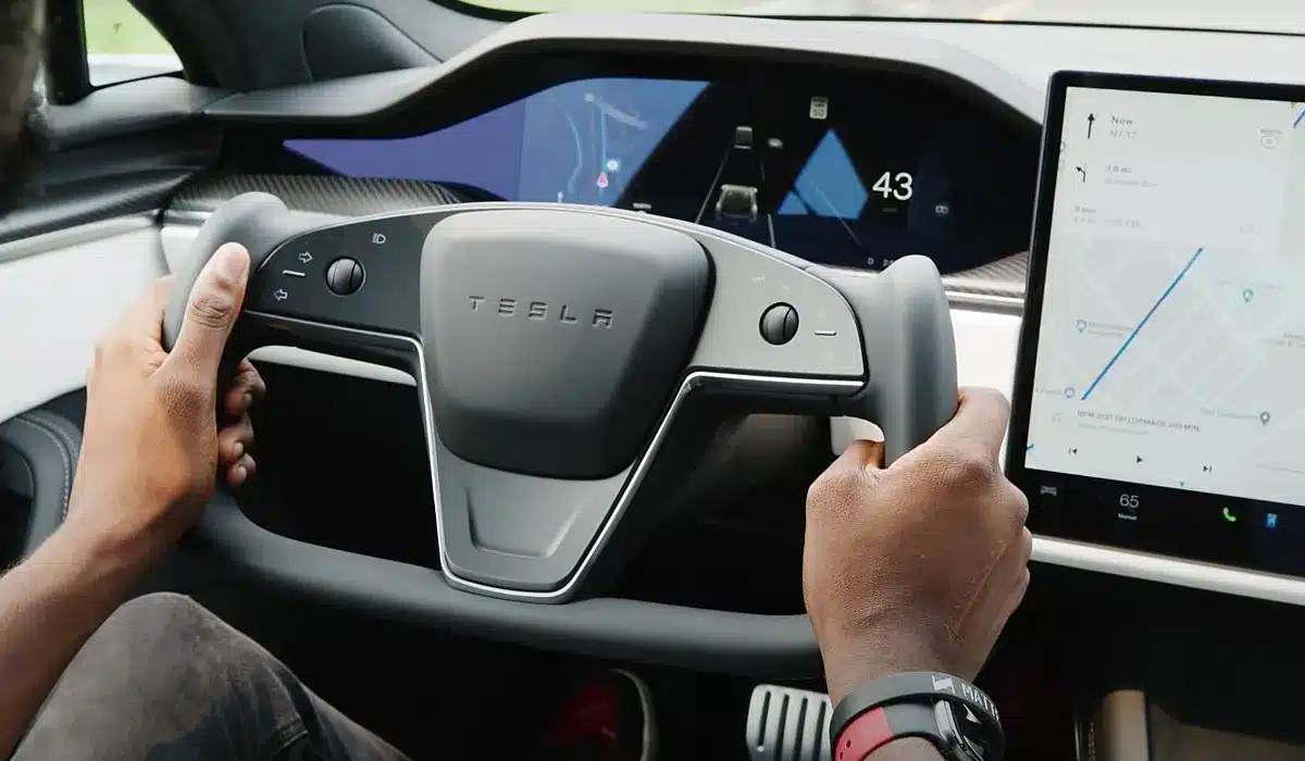 Tesla Autopilot v12: a inteligência artificial assume o volante ...